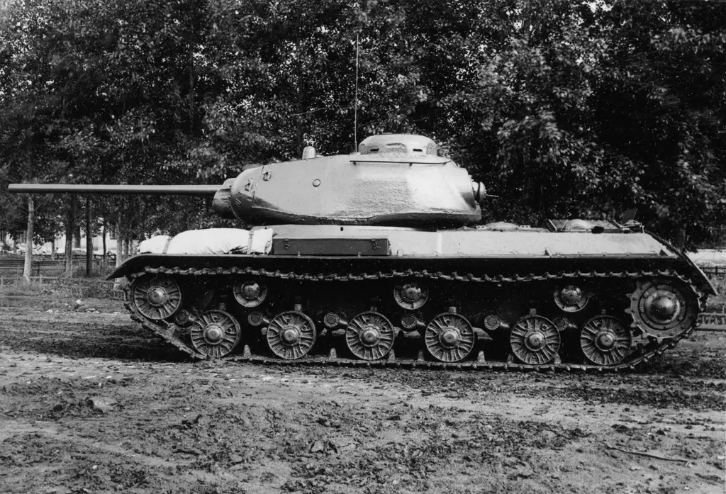 Deuxième prototype IC, août 1943. Il n'est pas resté longtemps comme ça.