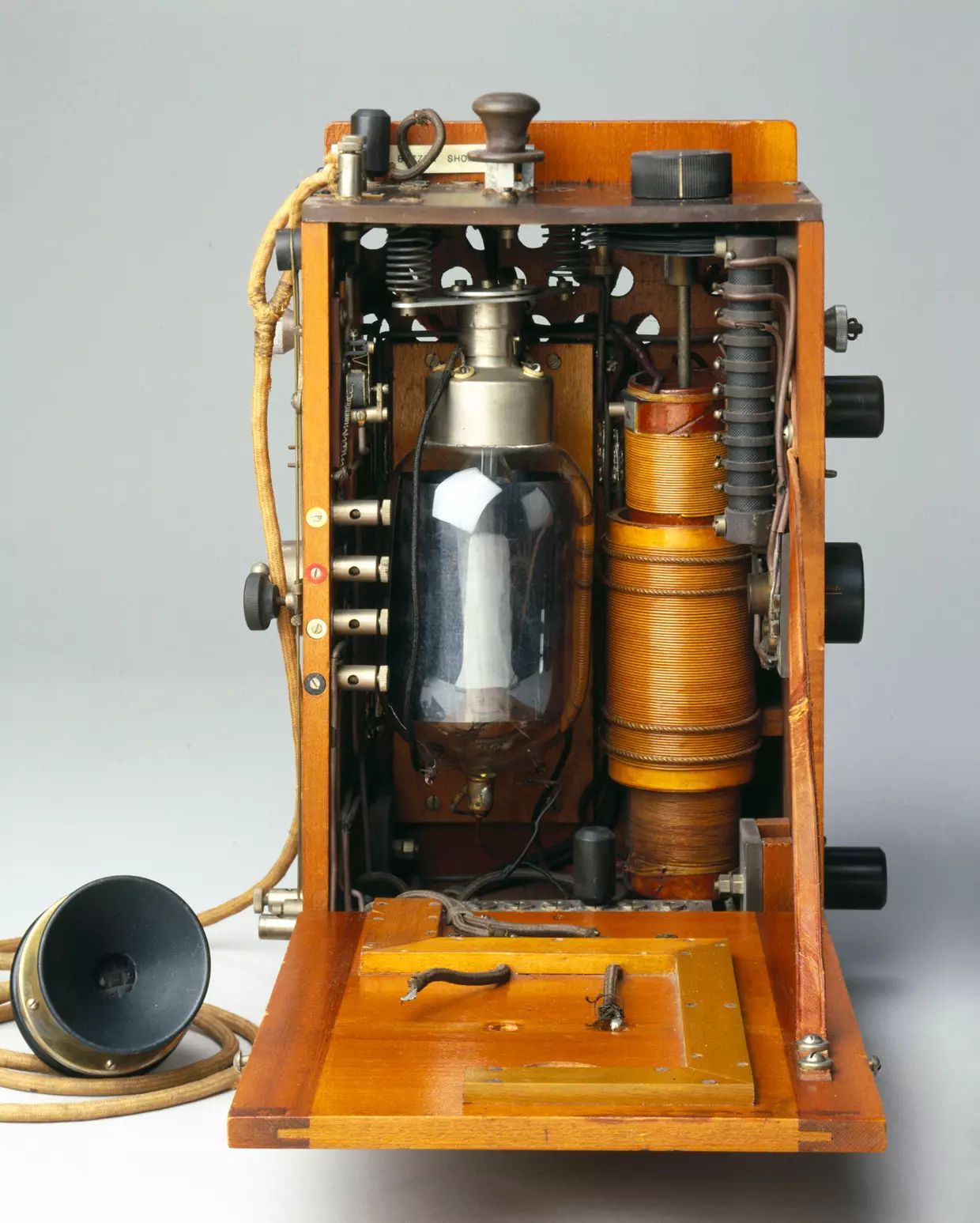 Selline õhu telefon on välja töötanud Briti Royal Blow Corps insenerid