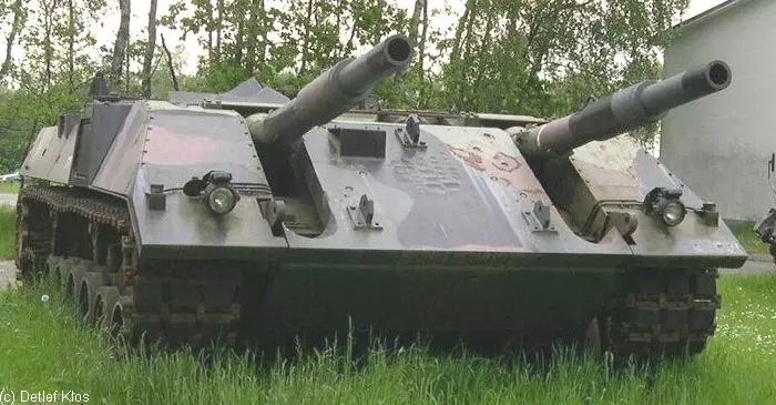 Tank cin. Sarakshi süpürgələri.