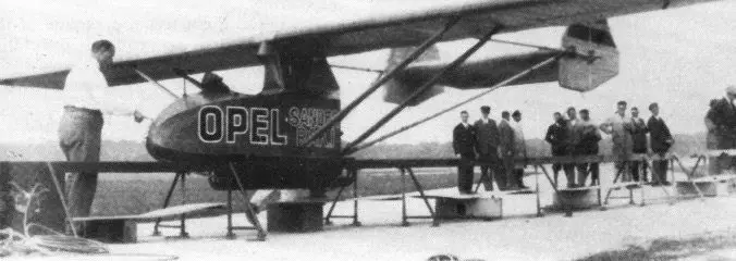 Dr. Alexander M. Lippisch und seine schwanzlosen Flugzeuge