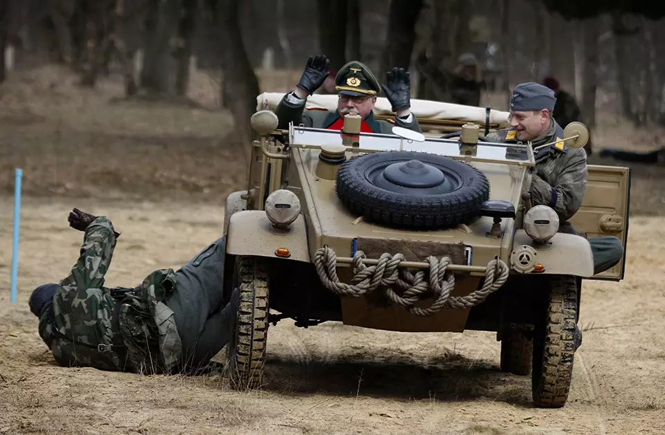 Operation Amherst. Rekonstruktion af en episode af Anden Verdenskrig (foto og video)