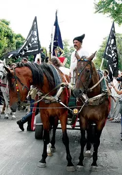 Tanah pahlawan. Kebiasaan