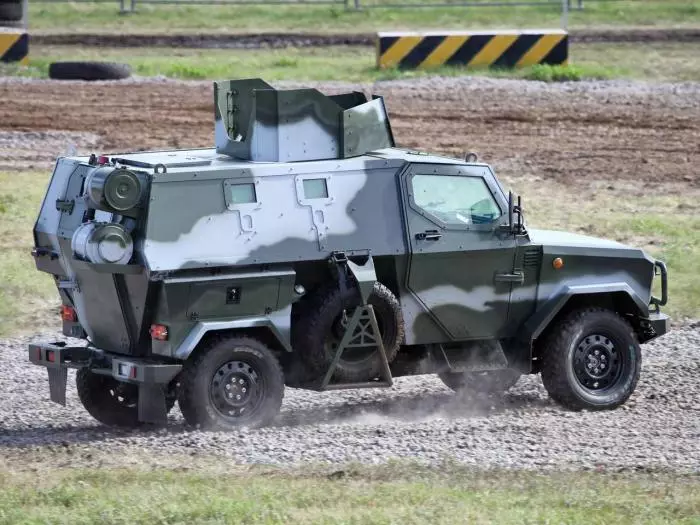 Russisk svar Hummer: Hvad er en ny pansret SUV ...