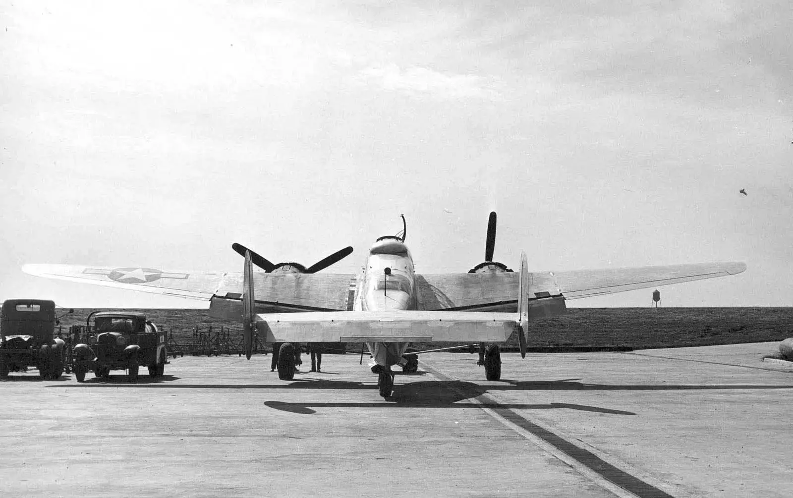 Angreb fly Beechcraft XA-38 Grizzly, USA, 1944