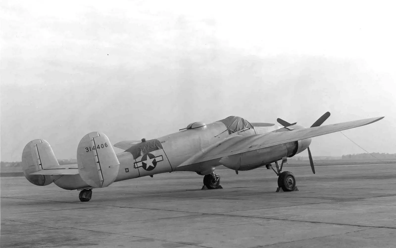 Angreb fly Beechcraft XA-38 Grizzly, USA, 1944