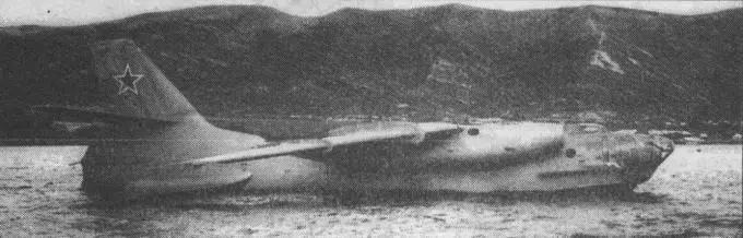 Izviđački torpedni bombarder letećeg čamca Be-10. SSSR -a