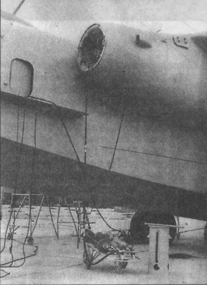 Pengebom torpedo pengintai kapal terbang Be-10. USSR