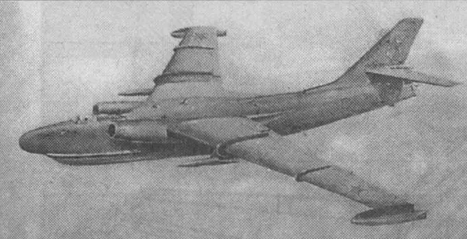 Izviđački torpedni bombarder letećeg čamca Be-10. SSSR -a