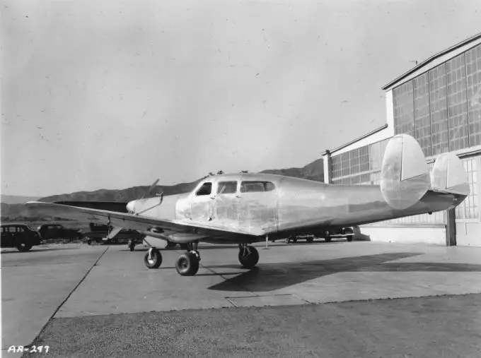 Doublet. Lockheed Vega Model 2 Starliner ۋە SNCASO SO.7010 Pégase