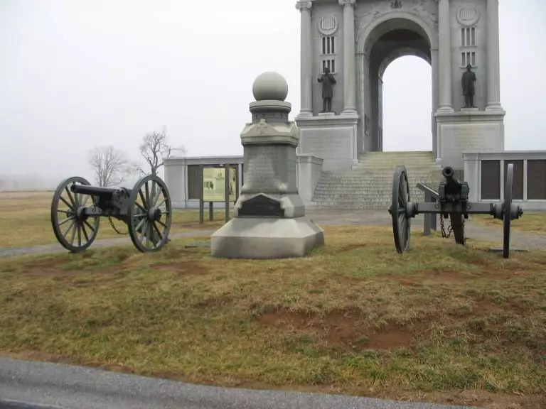 New Jersey, Gettisberg. Memorial på kampens websted. Og våben! Hvordan uden dem. Så amerikanerne er nemme at studere historien om dets artilleri af den æra. De er alle før deres øjne!