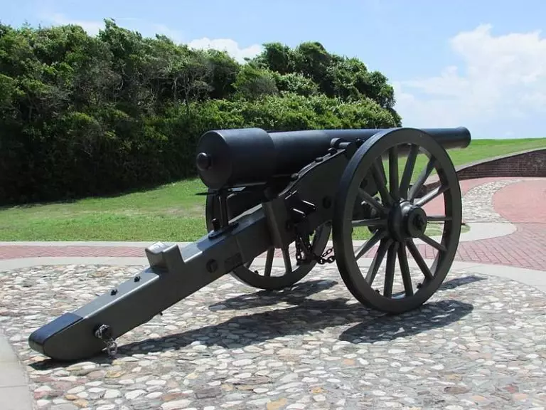 30 svarų Pilratt lauko ginklas Valstybiniame parke Fort Macon