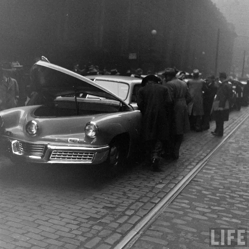 Présentation de la voiture de tourisme Tucker 48