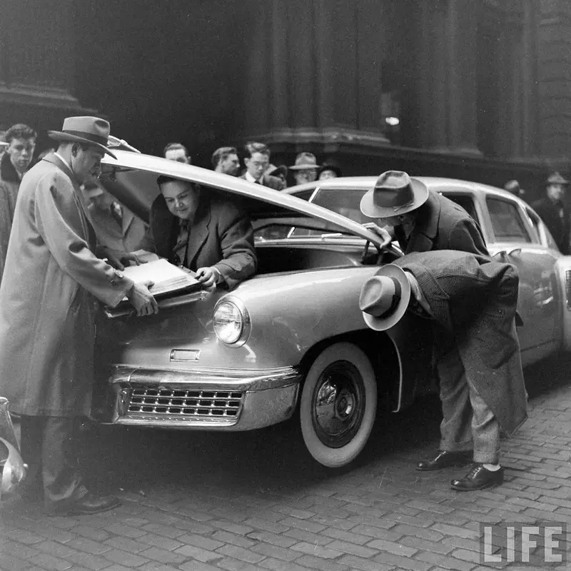 Présentation de la voiture de tourisme Tucker 48