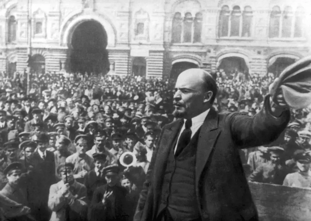 Lenin yog German Spy, lossis Myth ntawm 