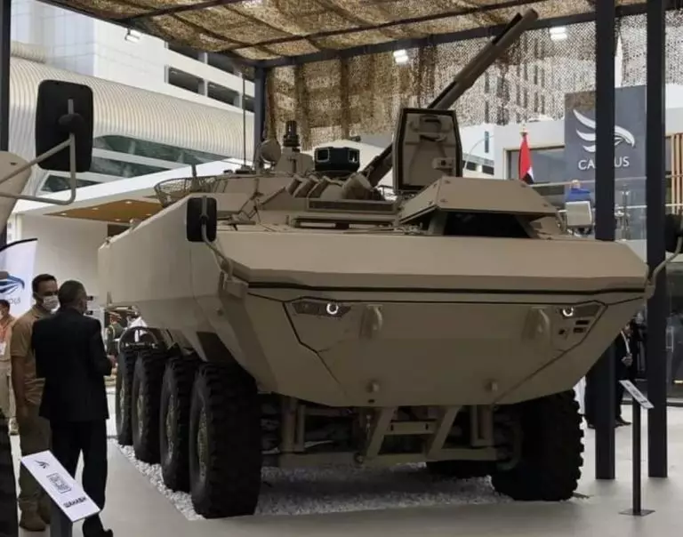 Företaget Calidus från UAE representerar två nya versioner av sin pansarpersonalbärare Wahash 8x8. En av dem är utrustad med ett BMP-3-torn av rysk produktion, den andra - 105 mm pistolen. Bildkälla: 1.bp.blogspot.com