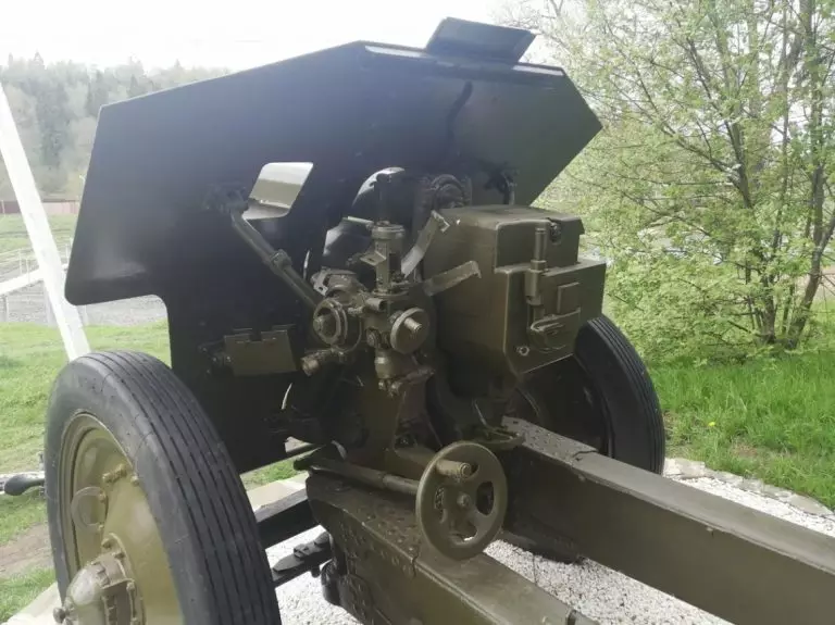 Vinnende verktøy. 122 mm Gaubita M-30