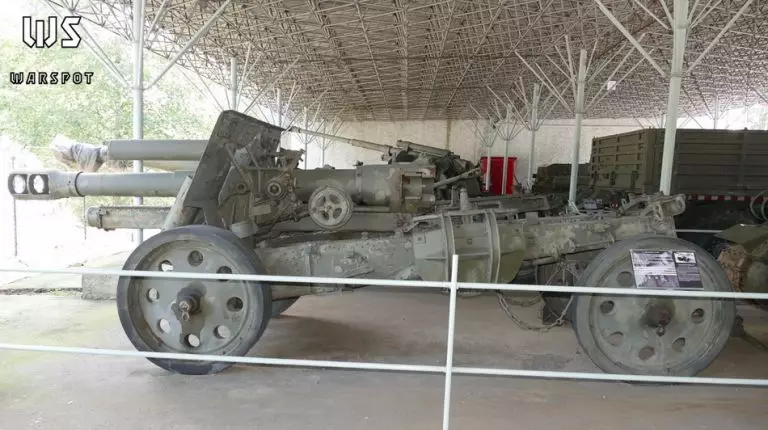 Czechoslovak 152 mm houfnice vz. 18/47. Technical Museum Breasada (Czech Republic)