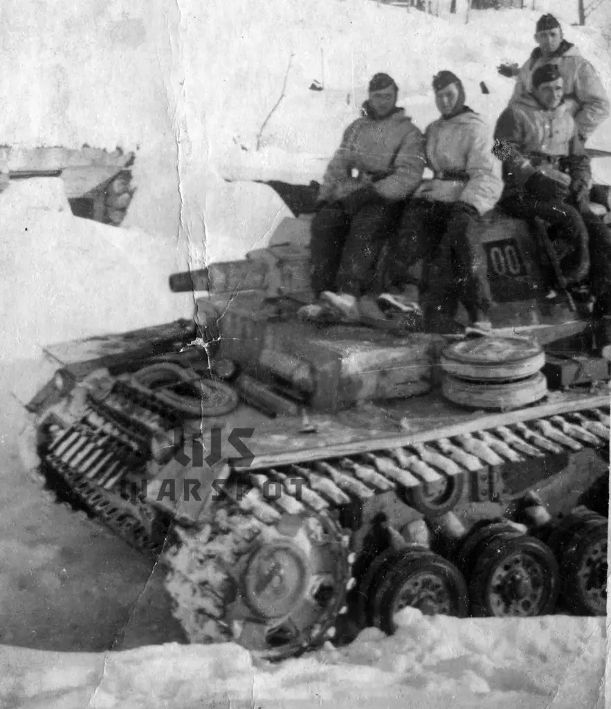 Winterketten ji bo Pz.Kpfw.III û Pz.Kpfw.IV, û hem jî ji bo wesayîtên li ser bingeha van şasiyan yekbûyî bûn.