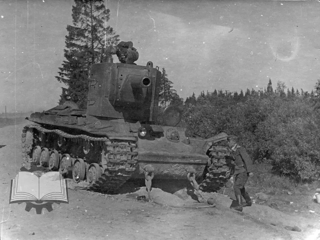 Oficiálne KV-2 bol tank, čo je dôvod, prečo jeho použitie bolo nesprávne