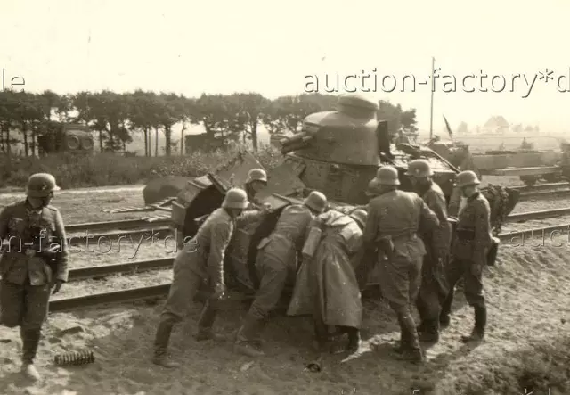 Ki sa ki te nan Wehrmacht la ak sa ki pa t 'nan Lame Wouj la (tank kaptire)