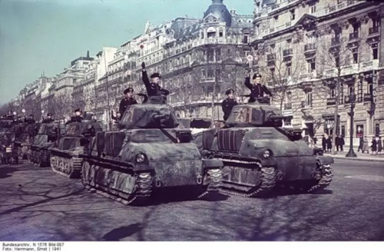 Ki sa ki te nan Wehrmacht la ak sa ki pa t 'nan Lame Wouj la (tank kaptire)