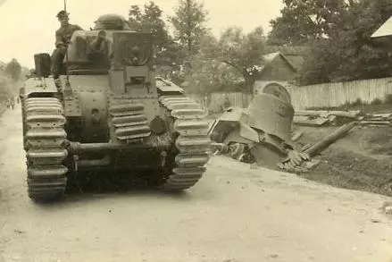 Ki sa ki te nan Wehrmacht la ak sa ki pa t 'nan Lame Wouj la (tank kaptire)