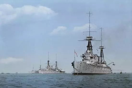 Battlecruiser HMS Novi Zeland u posjeti Novom Zelandu.