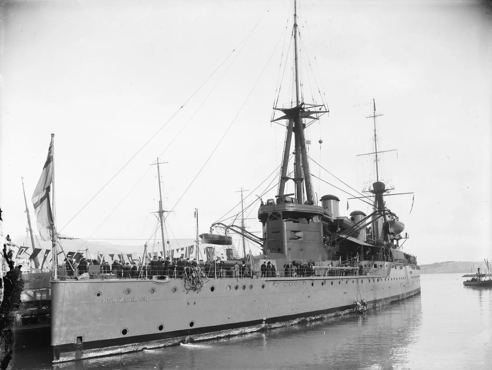 Ang Battlecruiser HMS New Zealand mobisita sa New Zealand.