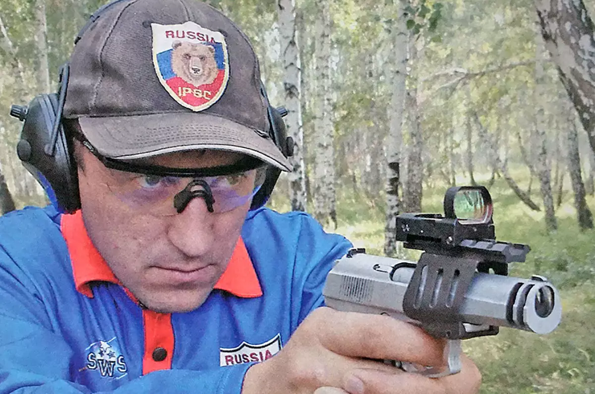 Pisztoly Izh-71 tuning után Tula CCIB Soo. Kalashnikov.ru.