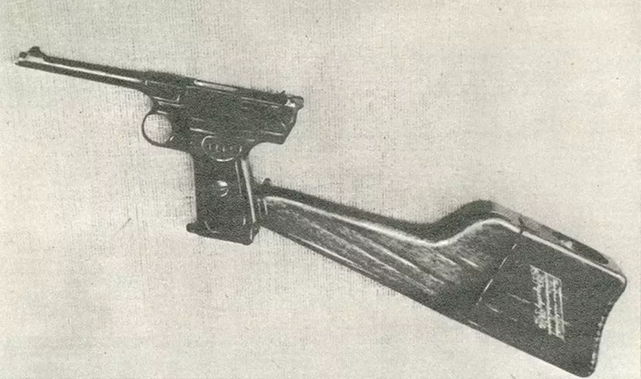 Pistol Voorodina ze sbírky CMVS, č. 515, 1943. Fórum.guns.ru.