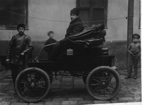 Одессалык автомобилисттер 1911 -ж. Адамдар жана машиналар.