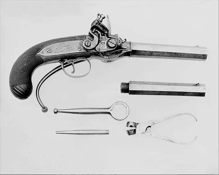 Itselde pistoal yn disassembled foarm en mei in set aksessoires, ynklusyf de kaai om it barrel te draaien. Metropolitan Museum, New York
