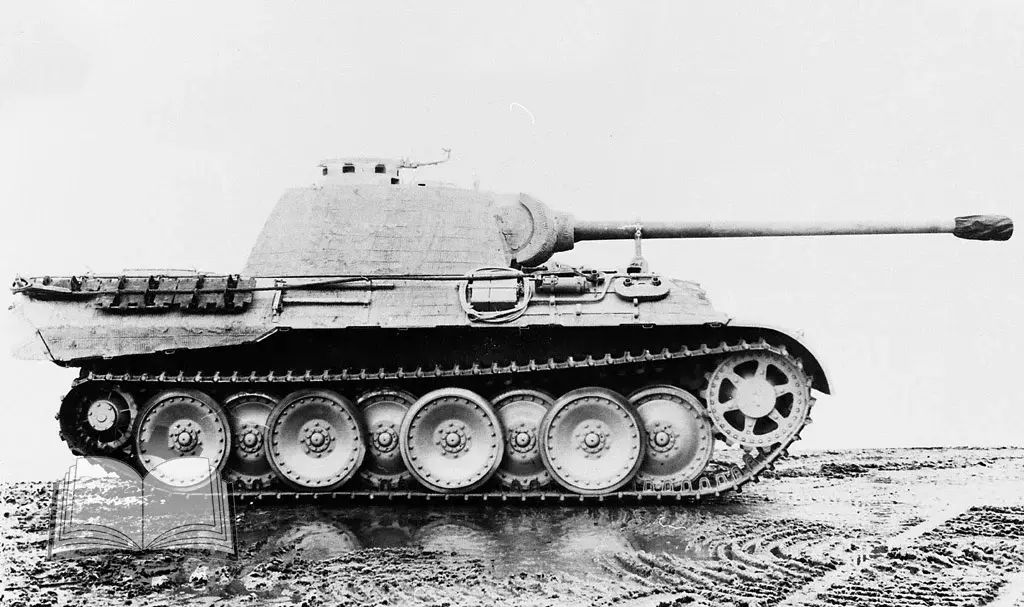 Soms opnommen yn swiere tanks, pz.Kpfw.Panther wie de middelste klasse tank. It wie net bedoeld omdat de oanwêzigens