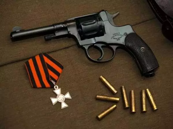 Αυτοκρατορία και όπλα. Στην τσαρική Ρωσία, οι «κορμοί» που πωλούνταν δεν φοβόντουσαν