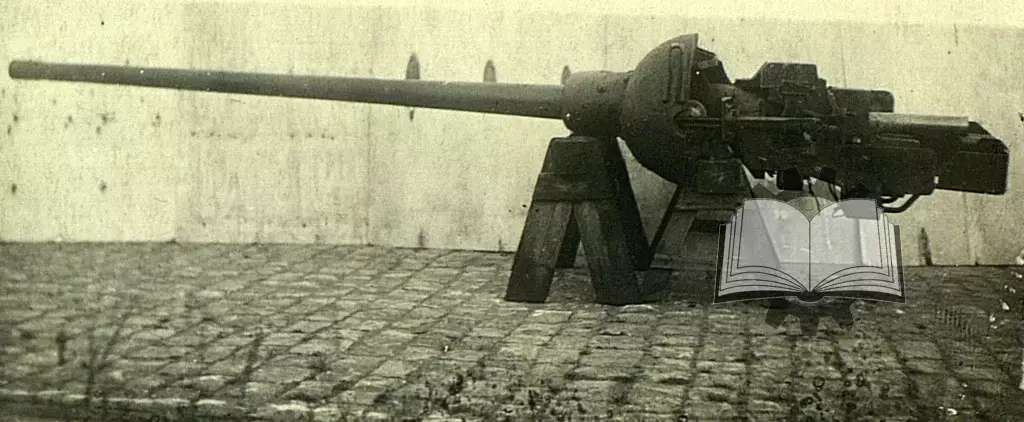 A planta de arma estaba baseada no sistema ZIS-S-53