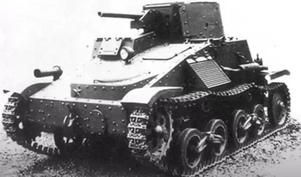 El precursor directo TE-KE es un tipo de tanque pequeño 94 con armas de cañón. Para tal armamento, el Tannet era débil.