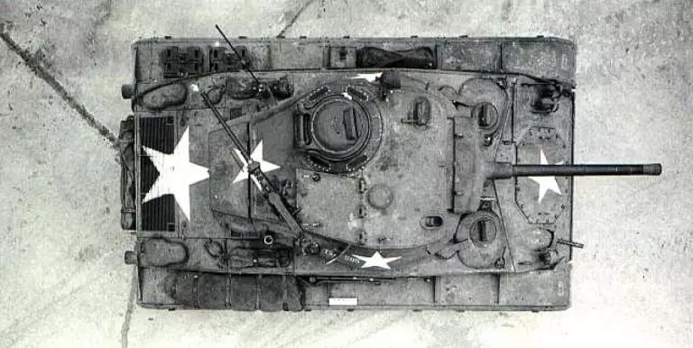 De sèrie M24, vista superior. Hunnicutt R.P. Stuart. Una història del volum de tancs de llum nord-americà 1. - Presidio, 1992
