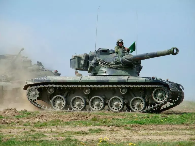 Tank SK-105 ginklų irWarfare.com
