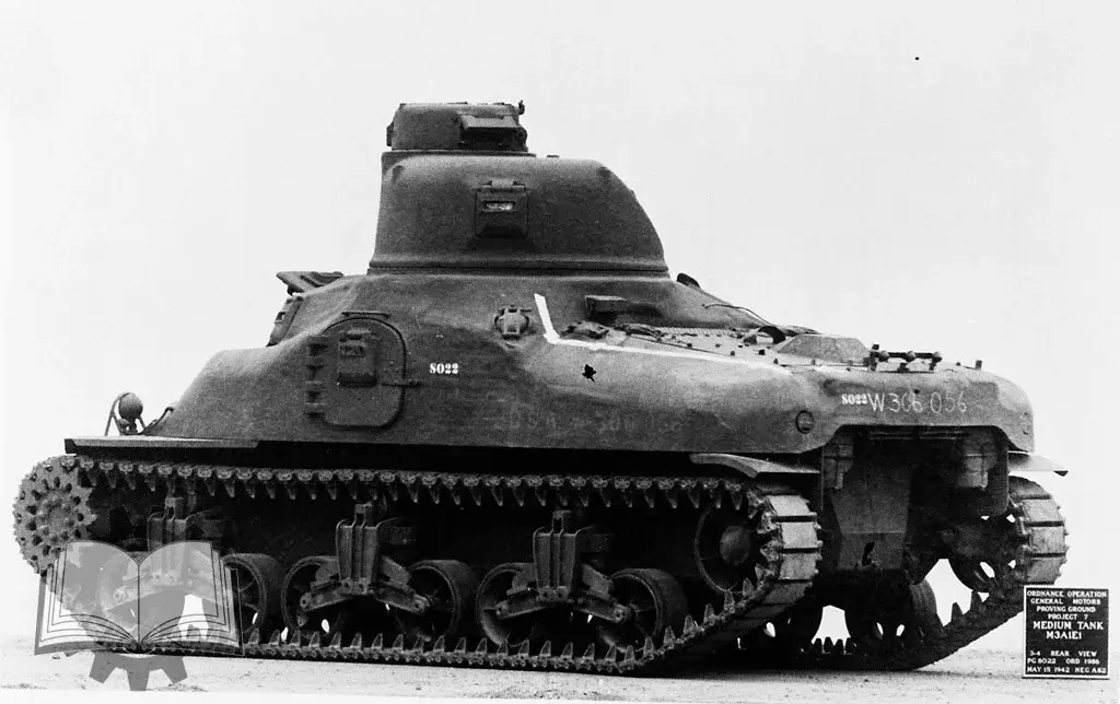 درمیانے ٹینک M3A1E1، ایک مشہور T1300 موٹر سے لیس