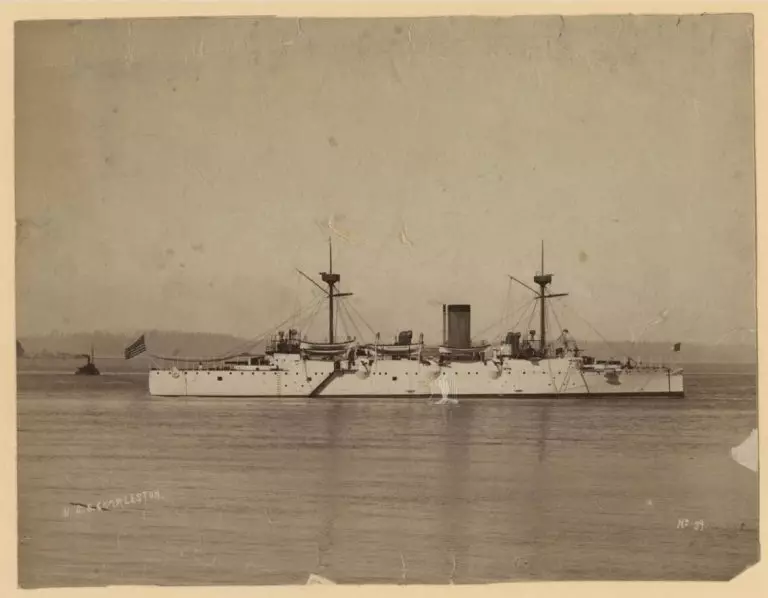 Britse school. Armored Cruiser Charleston (USS Charleston (C-2)). VS