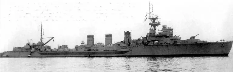 Ocak 1945'in ortalarında, hafif bir kruvazör "Çince" nin yeniden yapılandırılması Kaiten Man'in taşıyıcısının taşıyıcısında sona erdi. Snapshot, gemilerin yeniden yapılandırılmasından sonra yapıldı. Manorer çubuğunun kruvazörden inişindeki testler, 18 Şubat 1845'te Kura'nın deniz üssü yakınında tutuldu. Cruiser, sekiz kişiye kadar gemide 4 "Kaiten" modeli taşıyabilir, ancak savaş modelinin sonuna kadar 4 Muharebe eylemlerine hazırlanmak için zaman yoktu, adam torpilleri kruvazörden iner. Model 2. Cruiser'u yeniden yapılandırılmasında, insan torpidosu için eğimli kılavuzlar vardı ve uçaksavar karşıtı silahları güçlendirdi.
