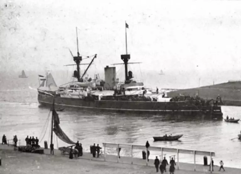 Holandská kráľovná. Armored Cruiser 