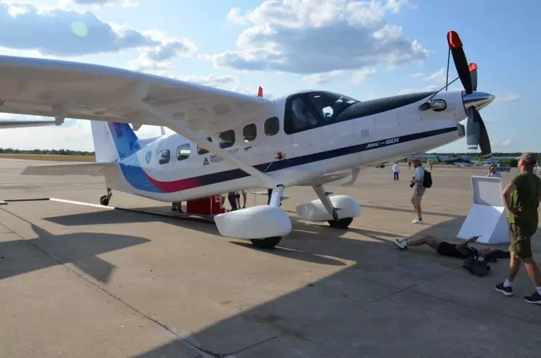 Mantinieks uz AN-2. Gaismas daudzfunkcionāla lidmašīna LMS-901 