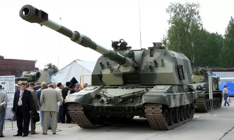 Sau 2c19m1-155 på Ryssland Expo Arms-2006