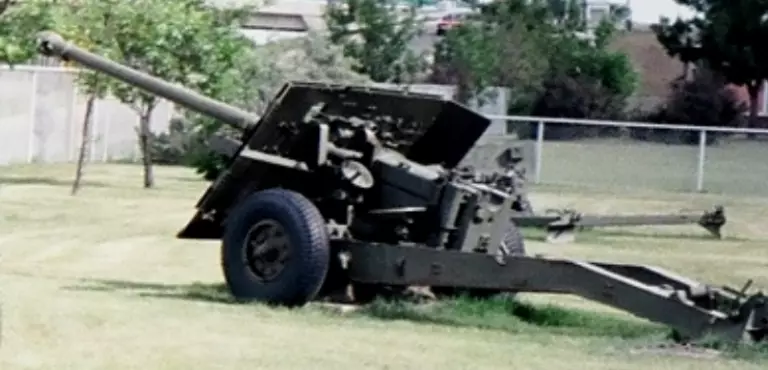 17-pond anti-tenk ordnance qf 17-pounder