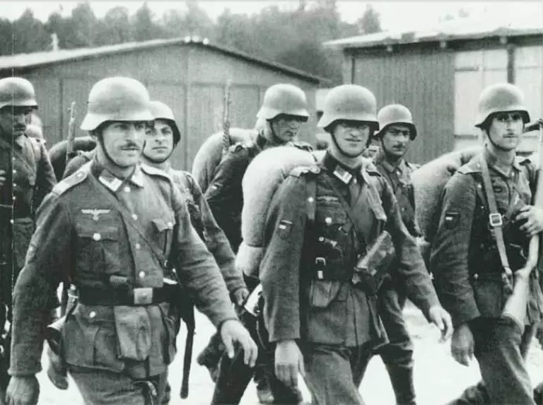 Gruzińskie żołnierze w służbie nazistów (zdjęcia z Comtourist.com)