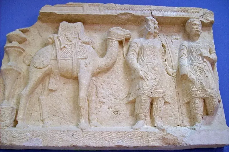 Los comerciantes más famoso de la parte oriental del Imperio Romano eran Palmyrts. Alivio con una imagen de un camello cargado por los bienes y la carta, II siglo dC Museo arqueológico, Palmyra. Foto por el autor