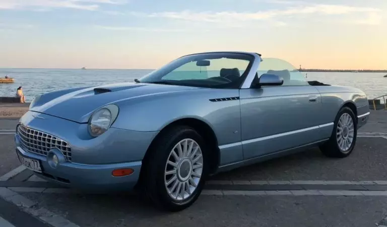 Ford Thunderbird Tenth Generation.