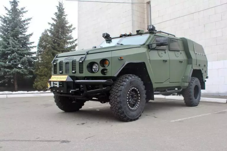 Uas sawv cev rau qhov tseeb Ukrainian armorautomobile