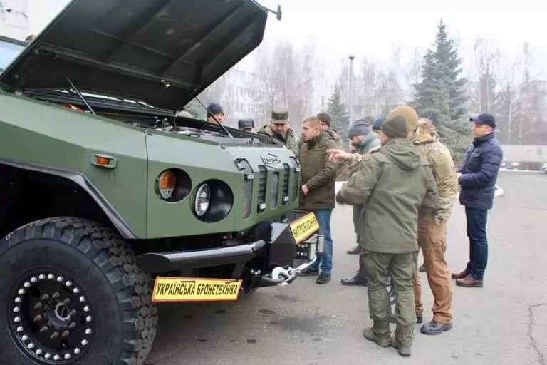 Uas sawv cev rau qhov tseeb Ukrainian armorautomobile